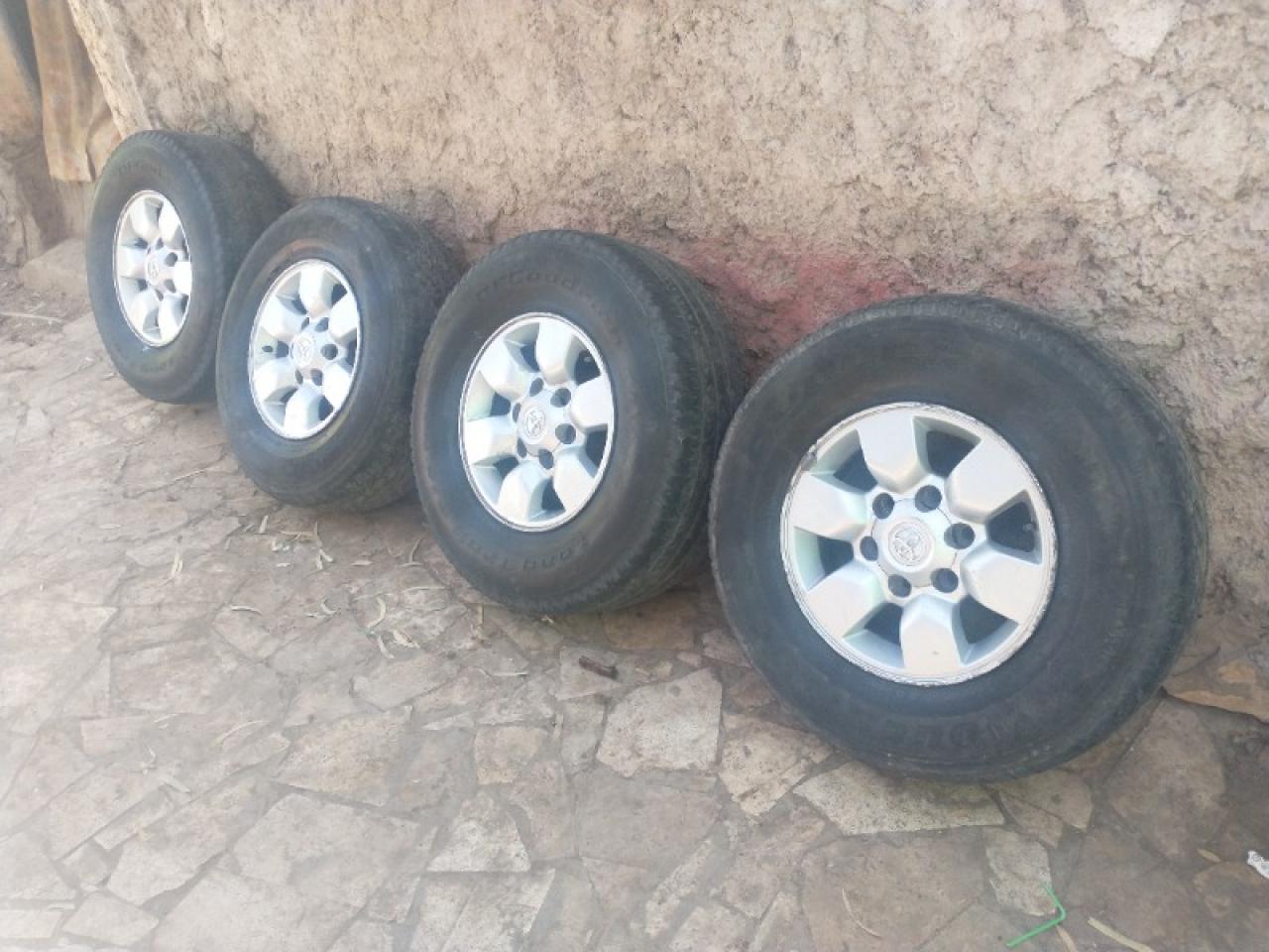 Ruedas Armadas Toyota Hilux - Comprá en San Juan