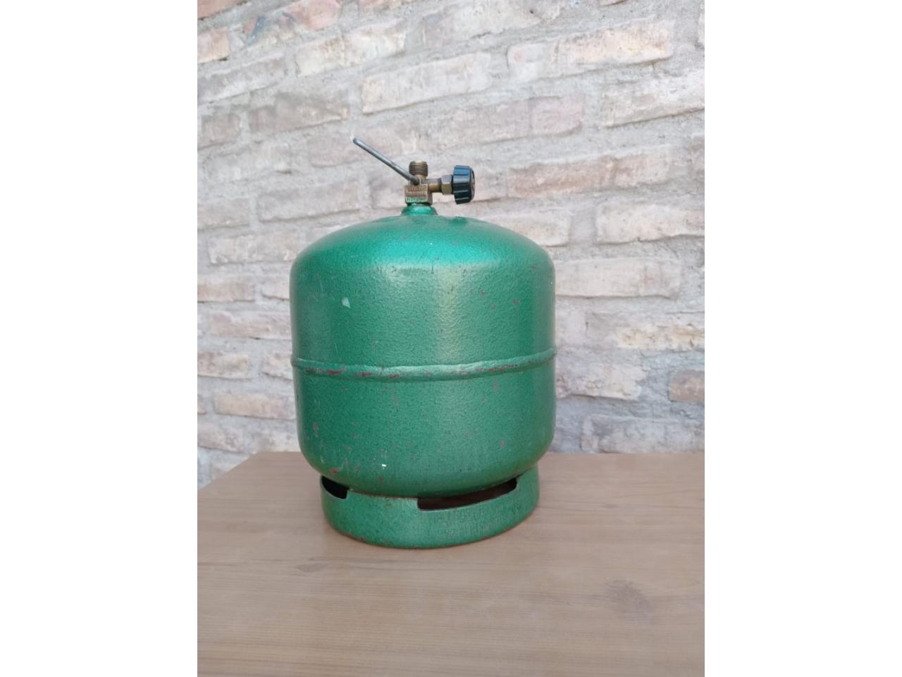 Garrafas De 3 Y 2 Kilos Impecables, Leer Descripción - Comprá en San Juan