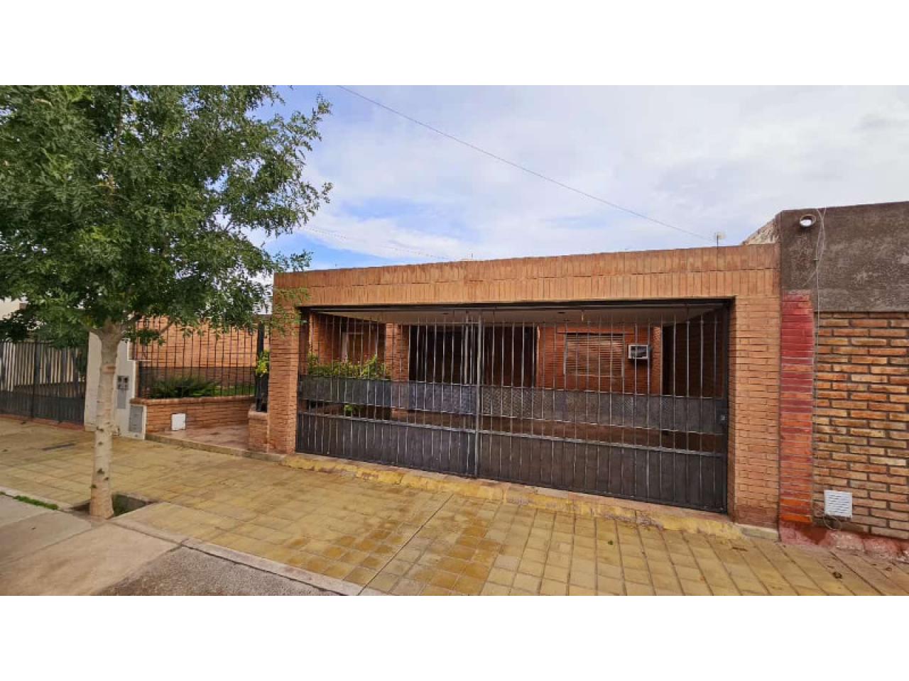 Venta Casa 3 Habitaciones 2 Baños En Barrio Edilco - Comprá en San Juan