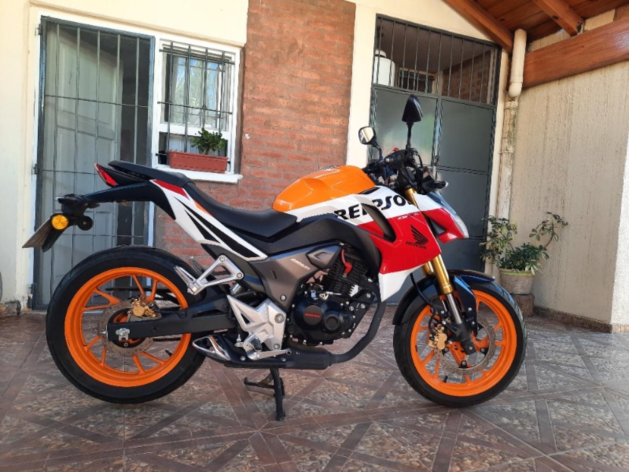 Honda Cb 190 R Repsol, 2019, Unica Mano, 6000km - Comprá en San Juan