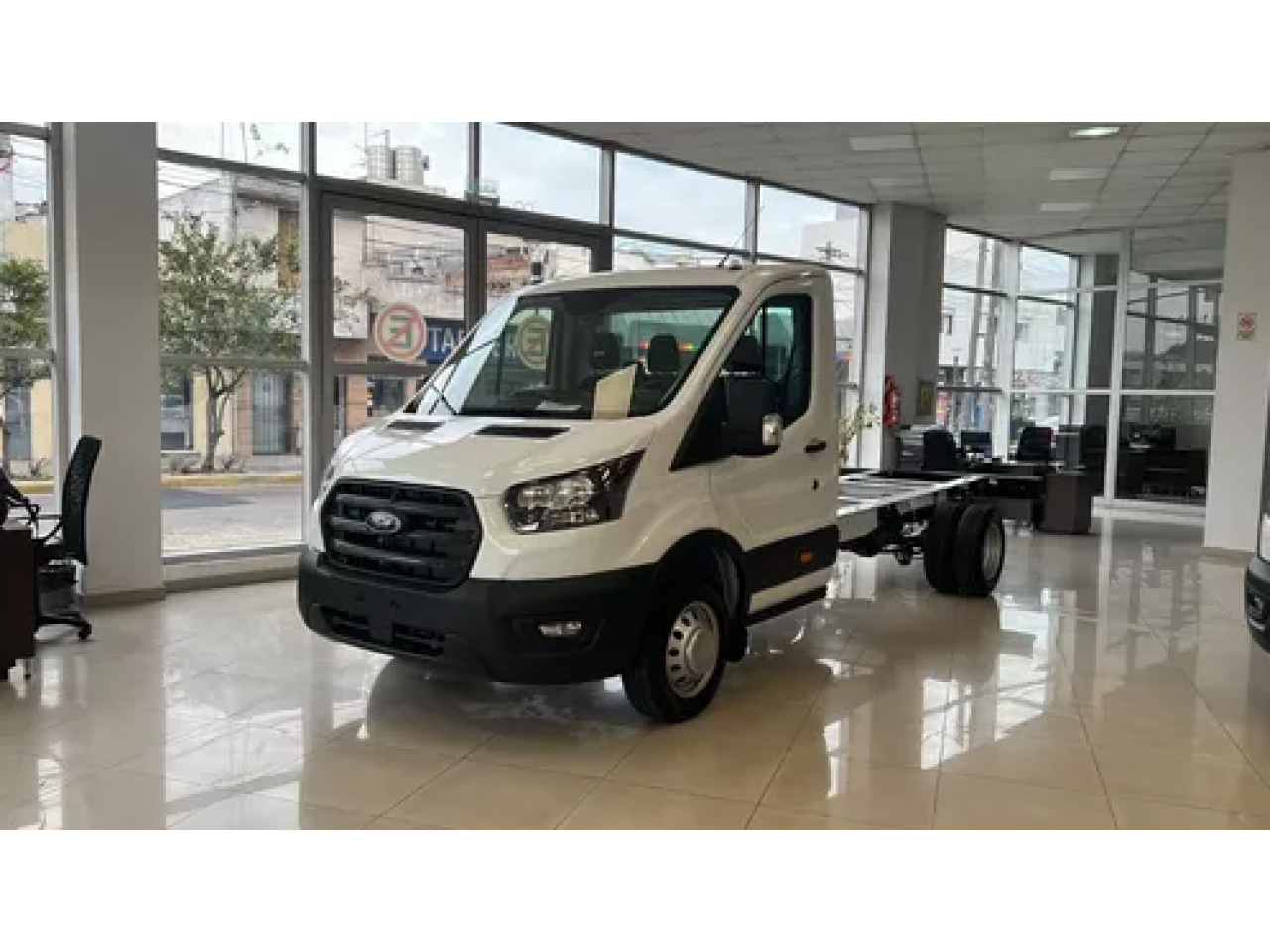 Ford Transit Ch 2.2l 470e Chasis Con Cabina Blanco Oxford - Comprá en San Juan