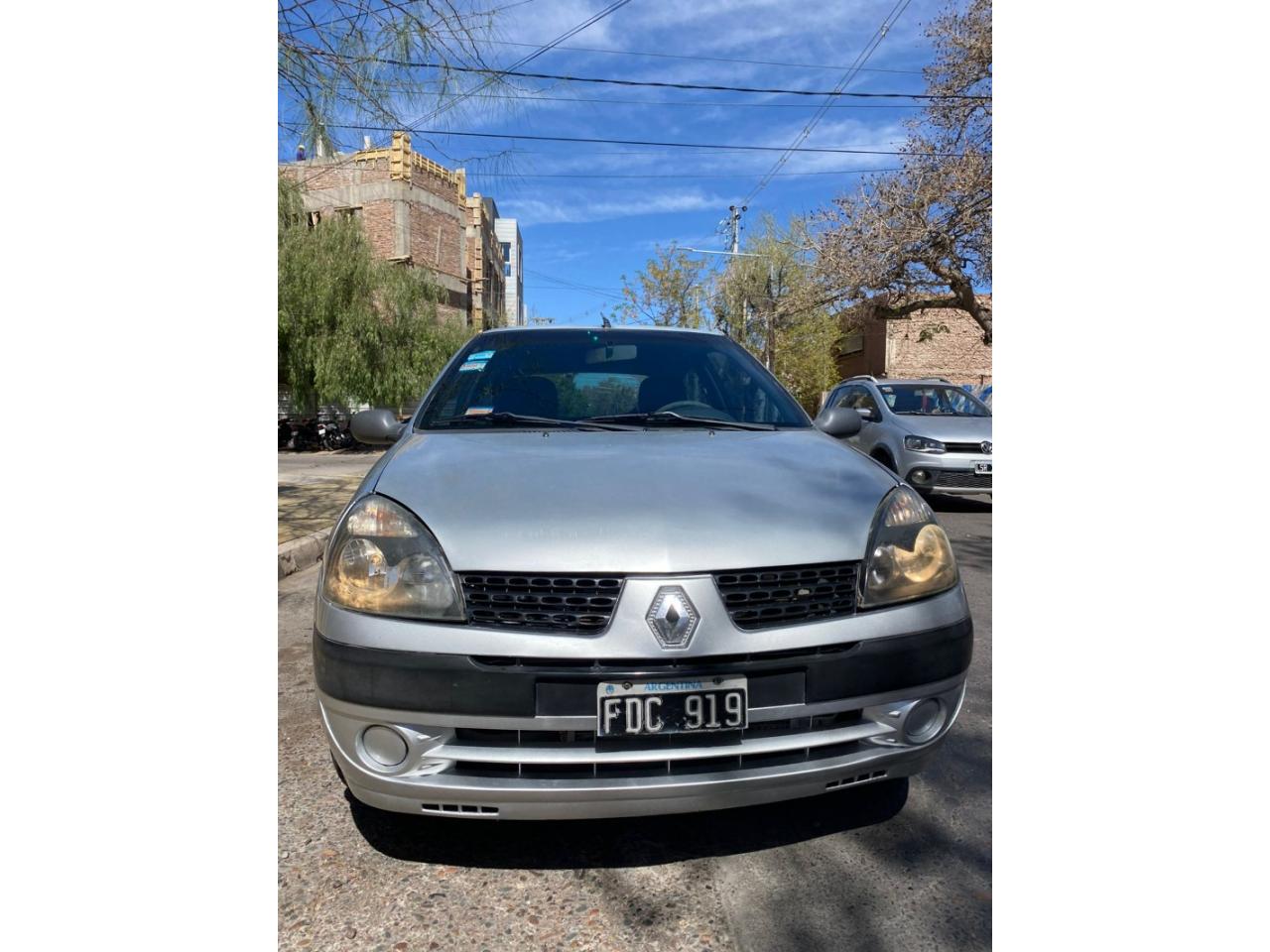 Renault Clio Authentique Yahoo 1.2 16v 2005 - Comprá en San Juan